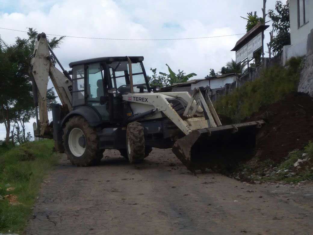 Pemasangan Rambu MMT Rawan Longsor di Ruas Jalan Provinsi Magelang ...